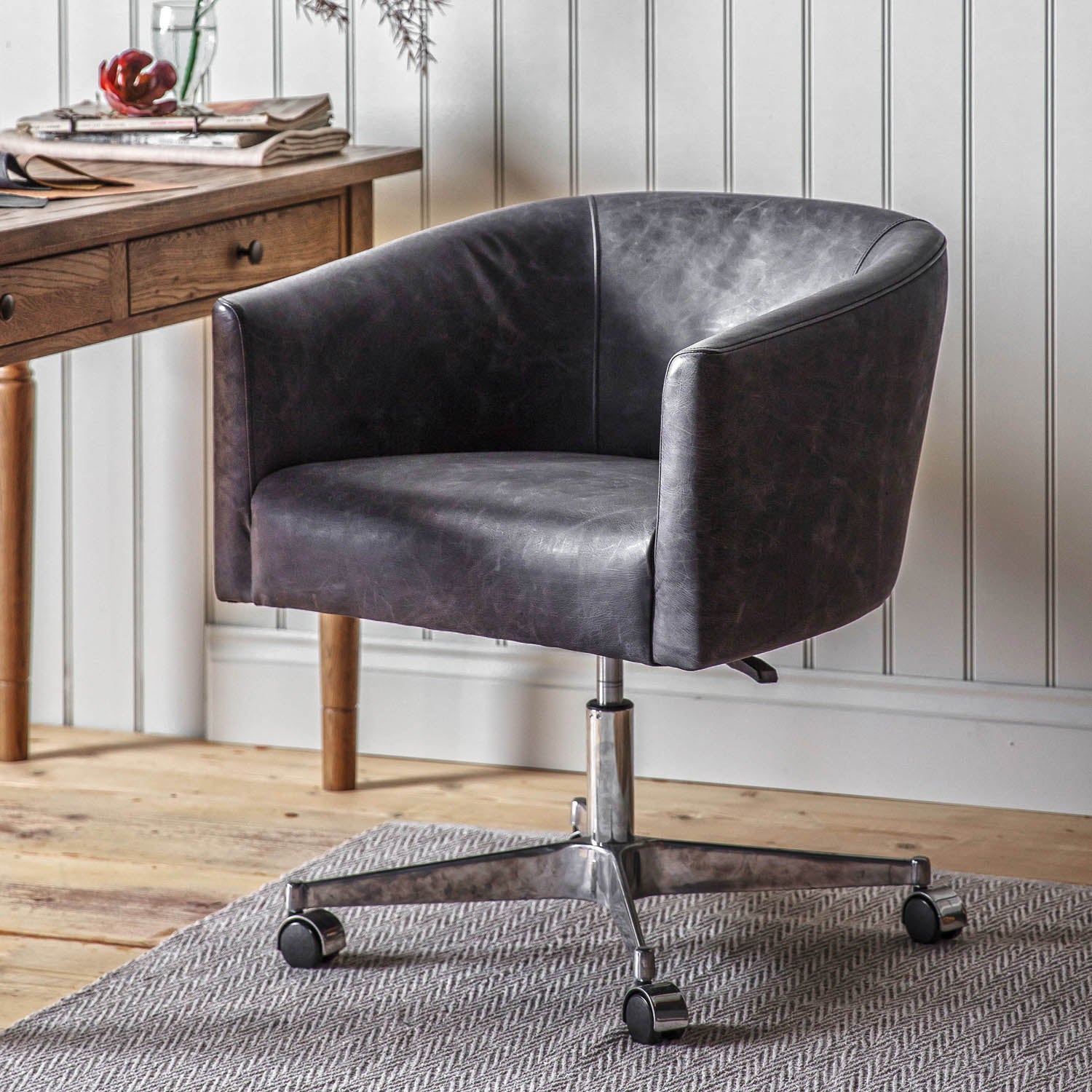 Gallery Interiors Feynman Swivel Chair Antique Ebony – LakelandHome.co.uk